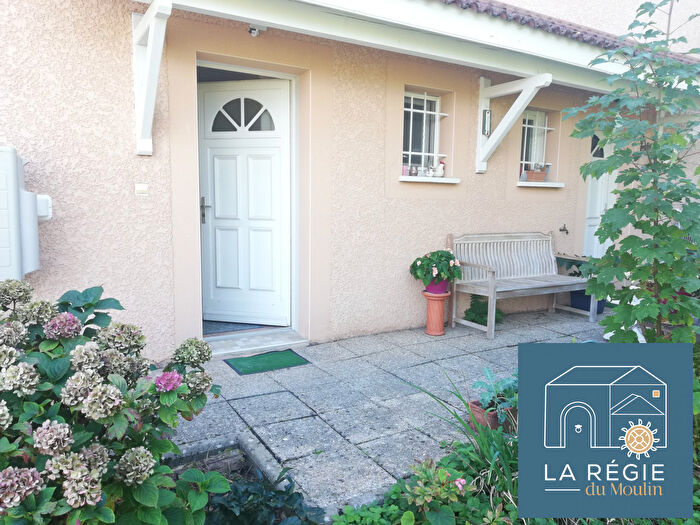 Velanne : Maison 3 pièces à louer