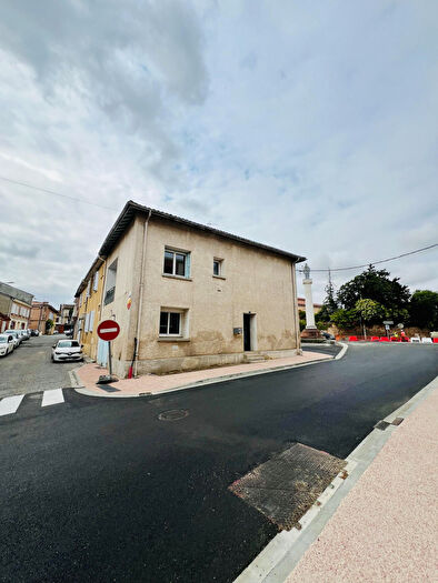 Maison à vendre - LIsle-Jourdain - 5 pièces - 3 chambres