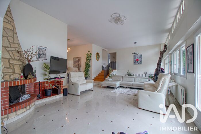 Maison 6 pièces à Lamorlaye, à vendre