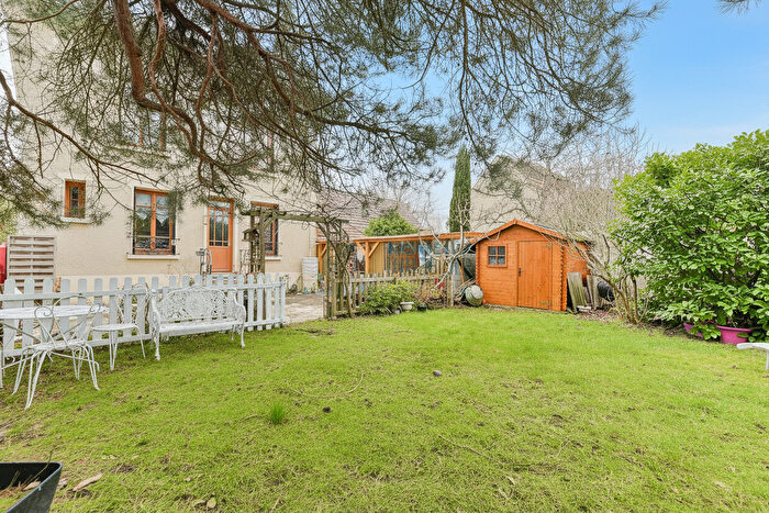 Maison à vendre - Sainte-Geneviève-des-Bois, Hôtel de Ville - 8 pièces - 5 chambres