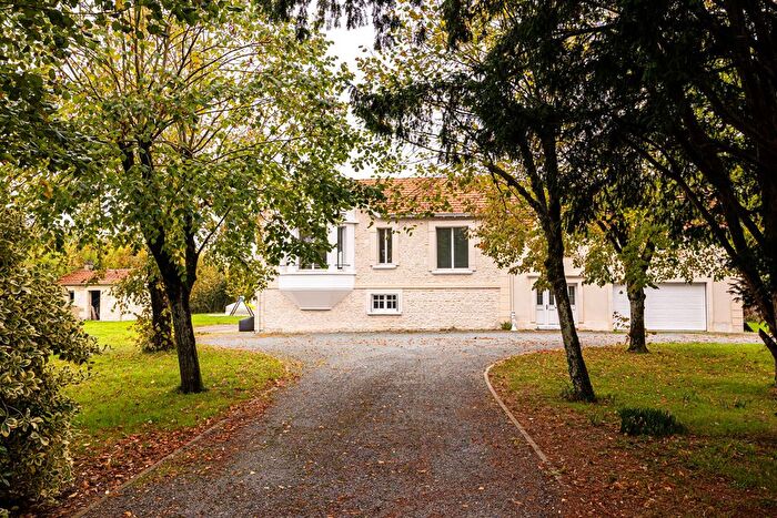 Maison à vendre - Saint-Symphorien - 5 pièces - 4 chambres