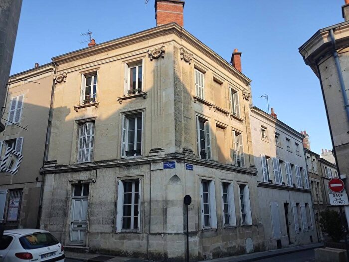 Appartement à louer - Trois Quartiers-Centre Ville, Poitiers - 2 pièces - 1 chambre