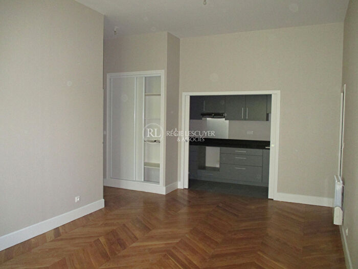 Appartement à louer - Lyon e , Guillotière - 3 pièces - 2 chambres