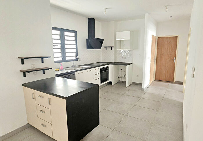 Saint-Pierre, Centre-ville : Appartement 3 pièces à louer
