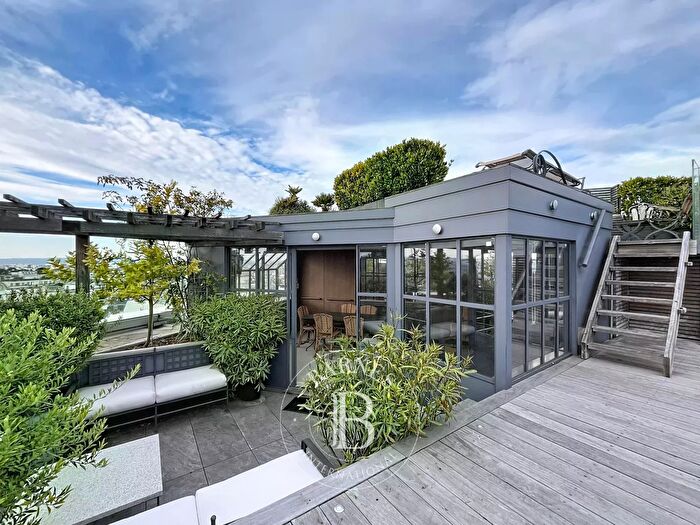 Appartement à louer - Paris e  - 3 pièces - 1 chambre