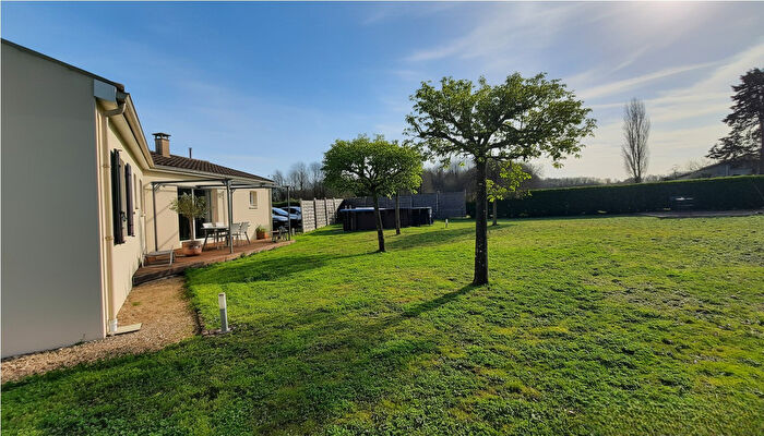 Maison à vendre - Jonzac - 4 pièces - 3 chambres