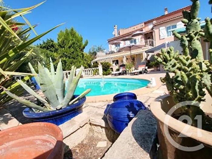 Maison à vendre - Marignane - 8 pièces - 7 chambres