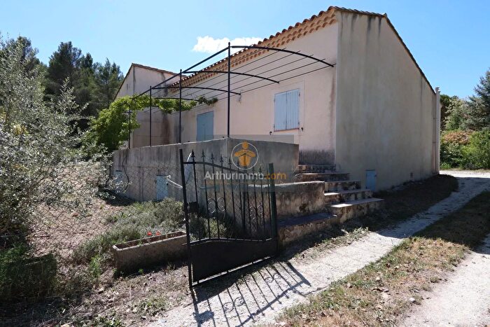 Maison à vendre - Saint-Saturnin-lès-Apt - 5 pièces - 3 chambres