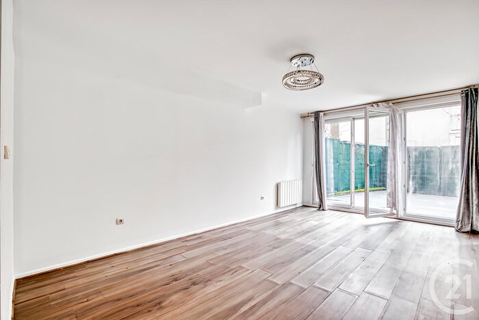 Appartement à vendre - La Courneuve, La Gare - 3 pièces - 2 chambres