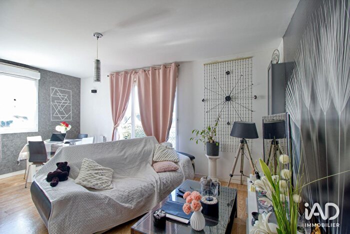 Appartement à vendre - Saint-Maximin - 3 pièces - 2 chambres