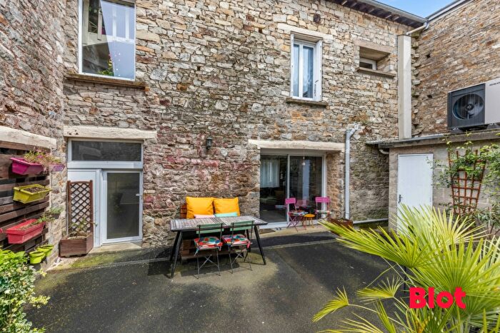 Maison à vendre - Saint-Germain-sur-Ille - 6 pièces - 4 chambres