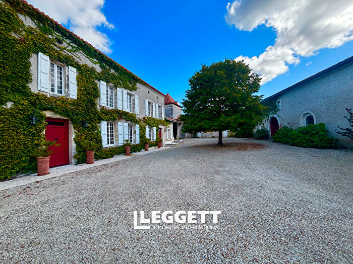 Maison à vendre - Angoulême, Saint-Ausone, Saint-Martin - 10 pièces - 7 chambres