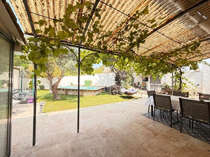 Maison à vendre - Fos-sur-Mer, Mazet - 5 pièces - 4 chambres