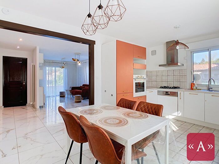 Maison 3 pièces à Saint-Sulpice-la-Pointe, à louer