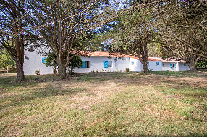 Maison à vendre - Beauvoir-sur-Mer - 9 pièces - 4 chambres