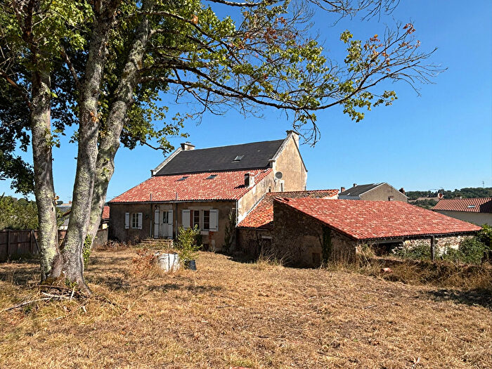 Availles-Limouzine : Maison 9 pièces à vendre