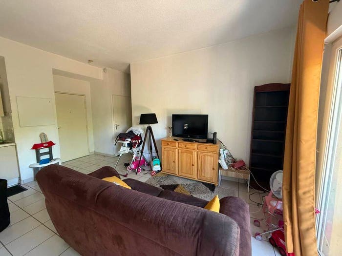 Est, Panazol : Appartement 3 pièces à louer