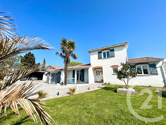 Maison à vendre - LIsle-Jourdain - 5 pièces - 4 chambres