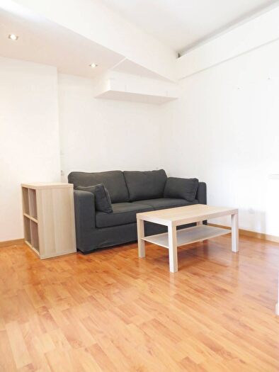 Appartement à louer - Gambetta, Nîmes - 1 pièce