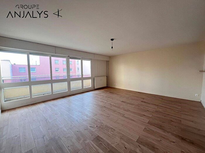 Appartement à louer - Leclerc, Rillieux-la-Pape - 4 pièces - 3 chambres