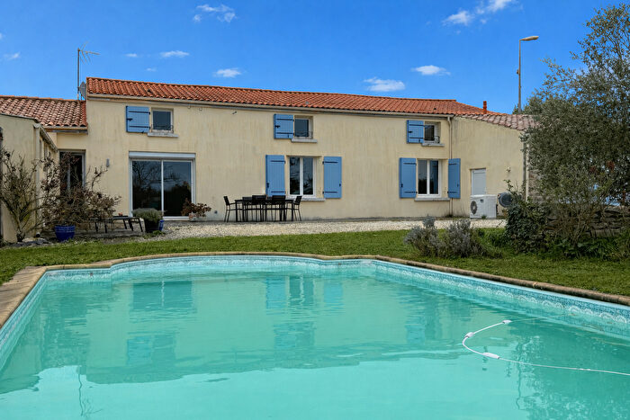 Maison à vendre - Nuaillé-dAunis - 7 pièces - 4 chambres