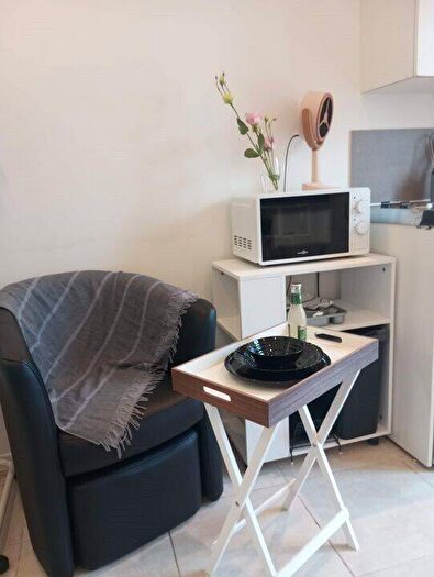 Appartement à louer - Val Fleuri-Montaleigne, Cagnes-sur-Mer - 1 pièce