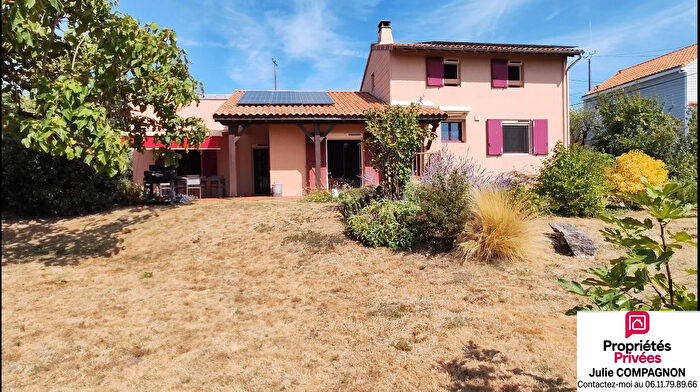 Saint-Georges-des-Gardes - Maison 7 pièces à vendre