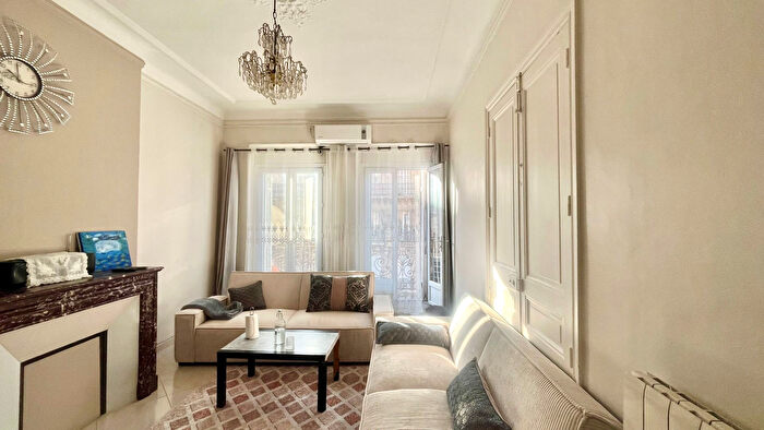 Appartement à vendre - Marseille er , Belsunce - 5 pièces - 2 chambres