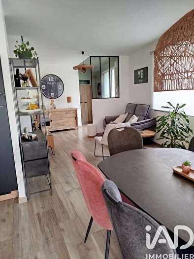 Maison à vendre - Beaurepaire - 5 pièces - 3 chambres