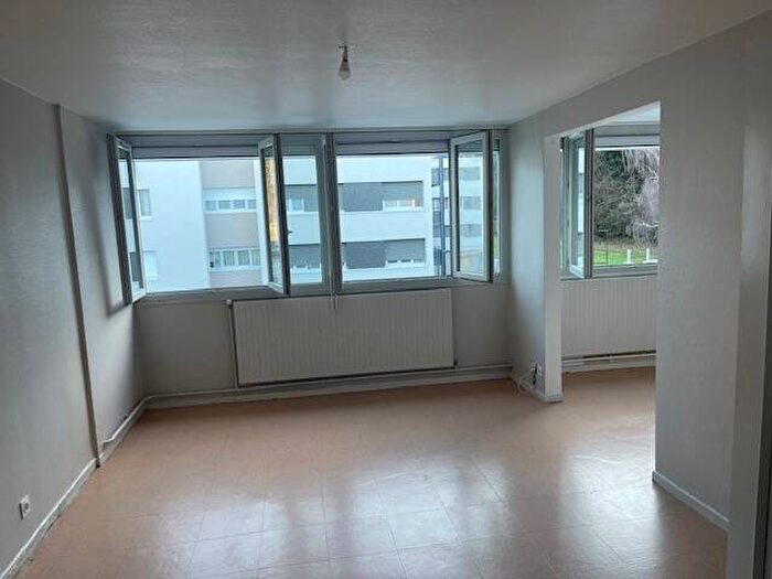 Appartement à louer - Oyonnax - 3 pièces - 2 chambres