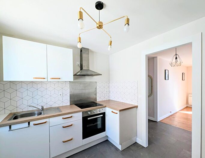 Appartement à vendre - Romans-sur-Isère, Centre-ville - 4 pièces - 3 chambres