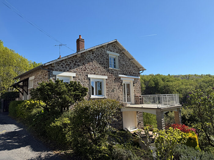 Maison 5 pièces à Vignols, à vendre
