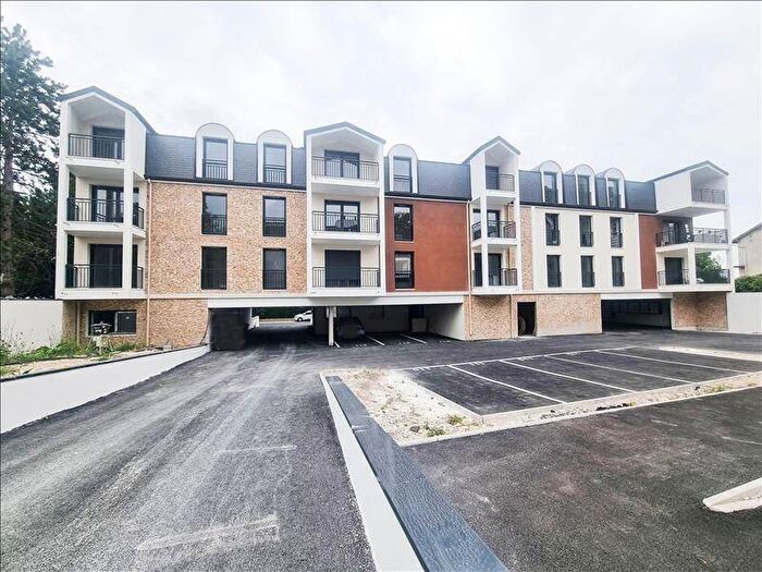 Appartement à louer - Ouest, Beaumont-sur-Oise - 3 pièces - 2 chambres