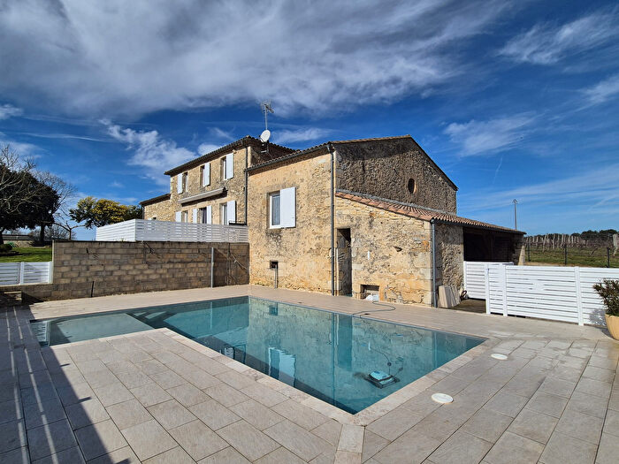 Maison à vendre - Sauveterre-de-Guyenne - 7 pièces - 5 chambres