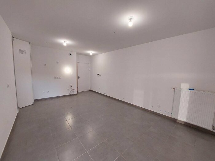 Appartement à louer - Le Grand Vivier-Le Garet-Pontbichet-Troussier, Villefranche-sur-Saône - 2 pièces - 1 chambre