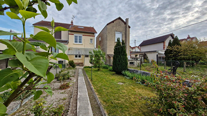 Romilly-sur-Seine, Le Trou-du-Chêne : Maison 3 pièces à louer