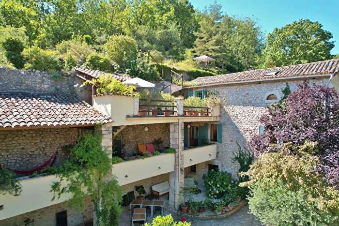 Maison à vendre - Barjac - 9 pièces - 5 chambres