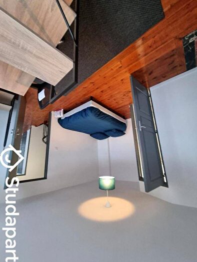 Appartement à louer - Centre-Neuf Bourg-Quesnoy-Delsaux-Musée-Cannoniers-Gare, Valenciennes - 1 pièce - 3 chambres