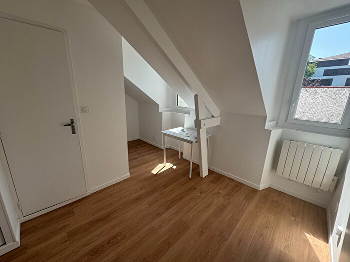 Appartement à louer - Quartiers Sud-Ouest, Sainte-Thérèse - 1 pièce