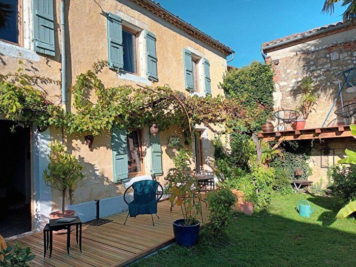 Maison 6 pièces à louer à La Sauvetat