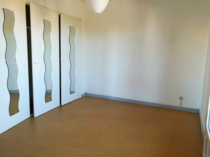 Appartement à louer - Aix-en-Provence, Pont de lArc - 1 pièce