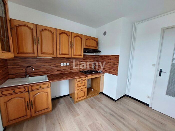 Belleroche, Villefranche-sur-Saône : Appartement 4 pièces à louer