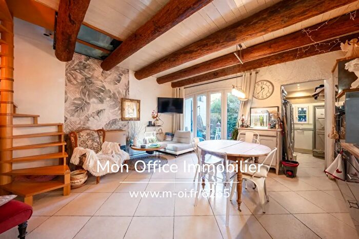 Maison à vendre - Cuges-les-Pins - 4 pièces - 3 chambres