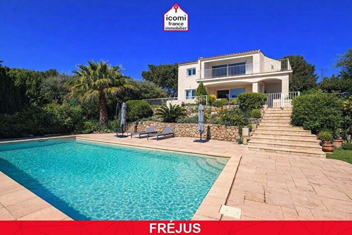 Maison à vendre - Fréjus, Saint-Aygulf - 8 pièces - 4 chambres