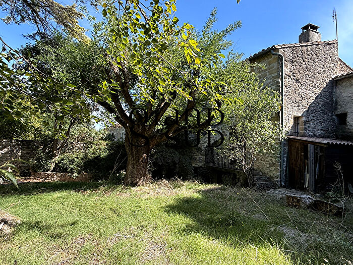 Maison à vendre - Montaren-et-Saint-Médiers - 7 pièces - 4 chambres