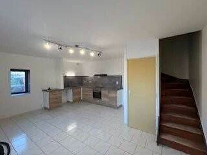 Appartement à louer - Entre Rte de Poitiers et Rte de Chinon, Loudun - 3 pièces - 2 chambres