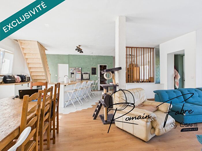 Maison à vendre - Saint-Yzan-de-Soudiac - 6 pièces - 5 chambres