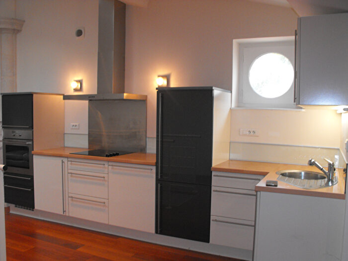 Appartement à louer - Saintes, Centre-ville - 3 pièces - 2 chambres