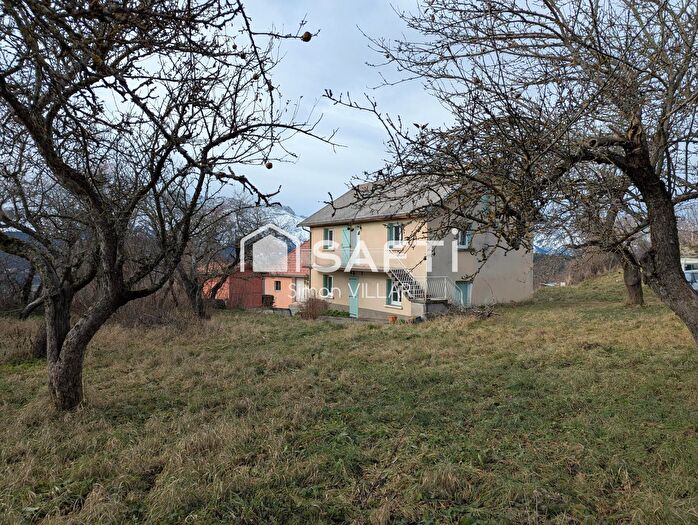 Maison à vendre - Saint-Bonnet-en-Champsaur, Bénévent-et-Charbillac - 6 pièces - 4 chambres