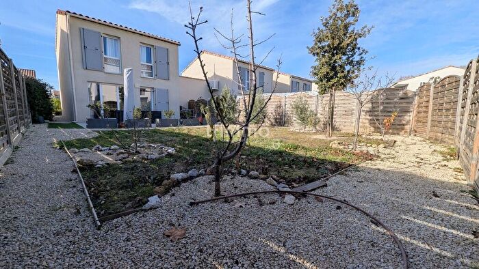 Maison à vendre - Peyrolles-en-Provence - 5 pièces - 3 chambres